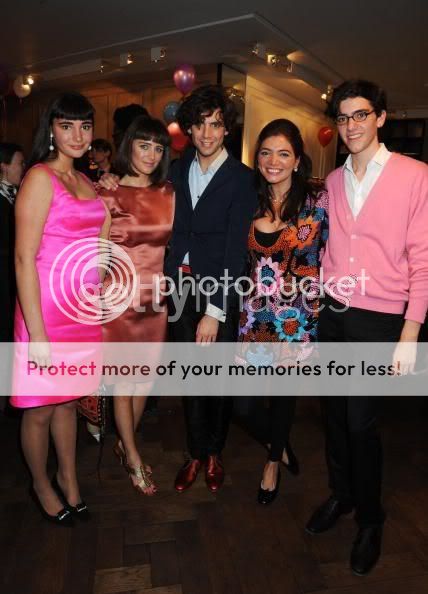 Fortuné Penniman - General Chin Wagging - Mika Fan Club